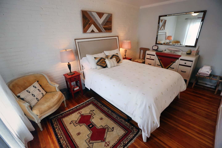 Main St. Apt (2-3 Bedrooms) With Outdoor Space - Saugerties, NY