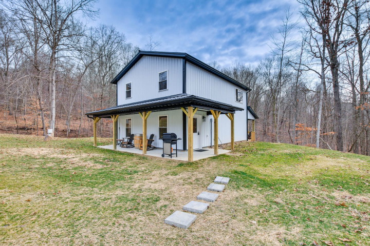 Modern Salineville Cabin On 13 Acres W/ Fire Pit! - Highlandtown Reservoir, OH