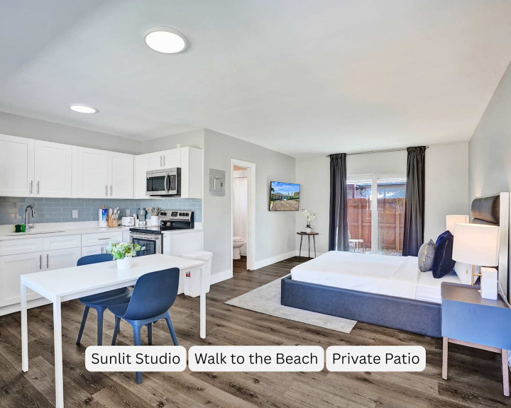 Walk To Beach | Studio W/ Kitchen & Patio - Deerfield Beach, FL