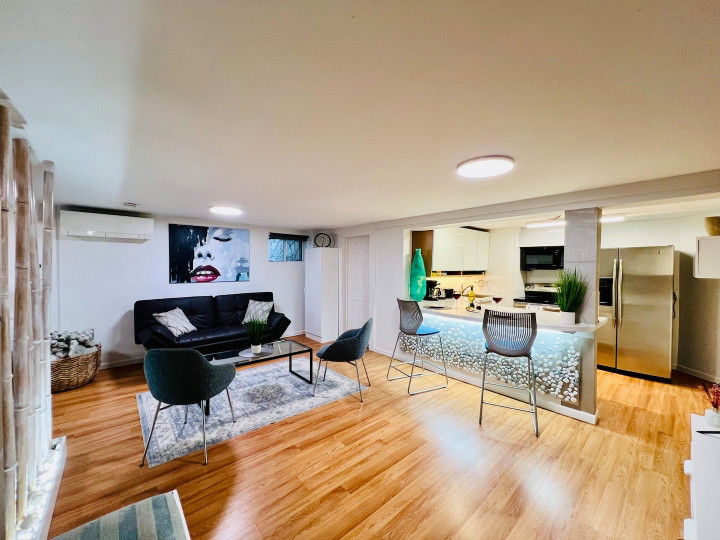 The Design Studio Suite | 2 Beds | Spacious | Luxe - Long Island, NY