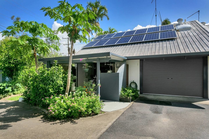 Tropical Urban Retreat In Edge Hill - Cairns