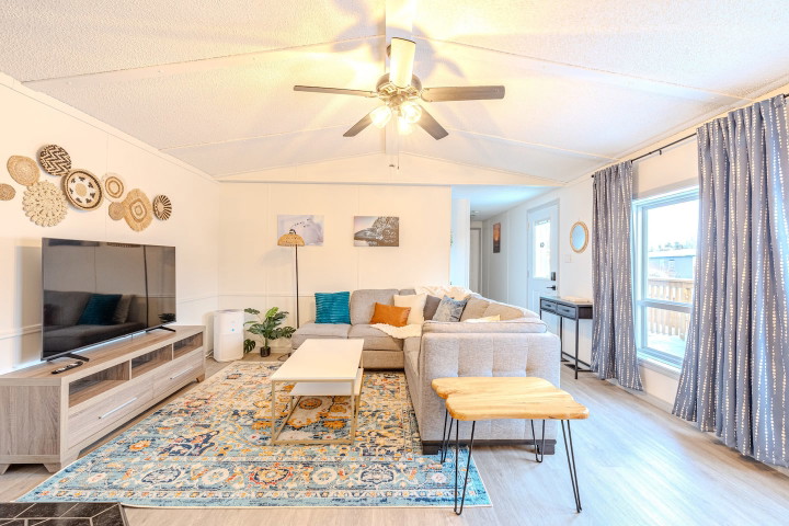 3br Home | Your Aurora Base | Free Parking - イエローナイフ