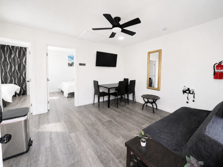 Comfy Retreat By South La - Gardena, CA