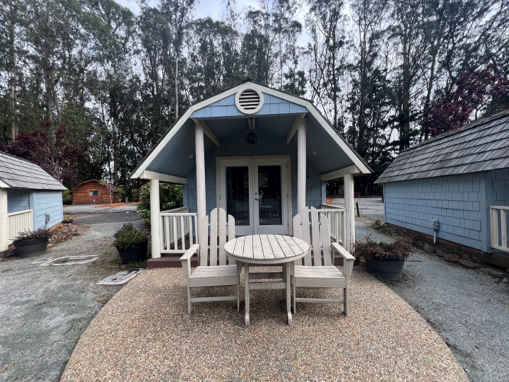 Glamping Cabin With Resort Amenities (No Bathroom) - Watsonville, CA