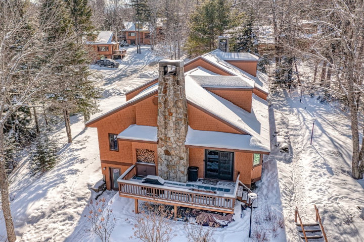 Ski-in/out 1st On Mountain Lux Suite + Kitchenette - New Hampshire