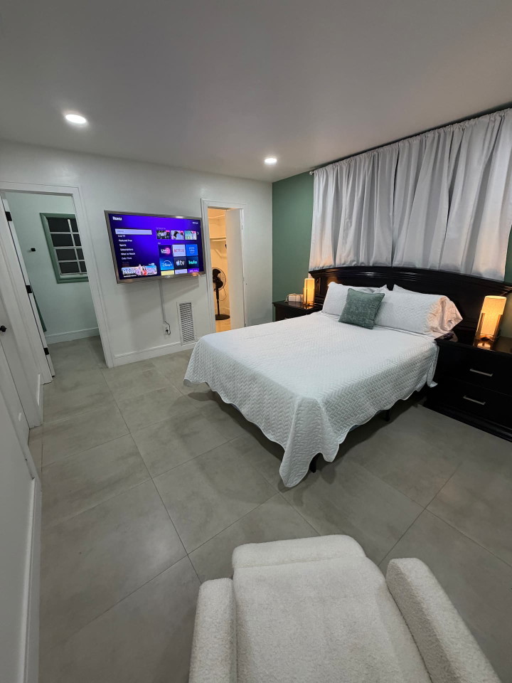Luxury Oasis In Prime Location Close To Everything - Land O' Lakes, FL
