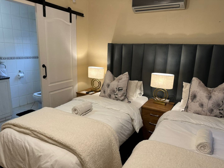 15 Min Ll Or Tambo Ll Safe & Unique Ll Room 14 - Germiston