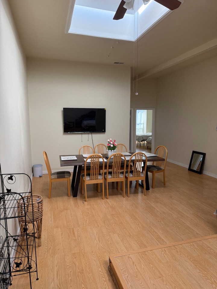 Spacious 3br | Downtown Hayward | Parking #31 - Hayward, CA
