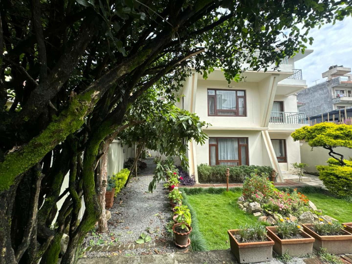 Ground Floor 2bhk Retreat | Garden View & Parking - China
