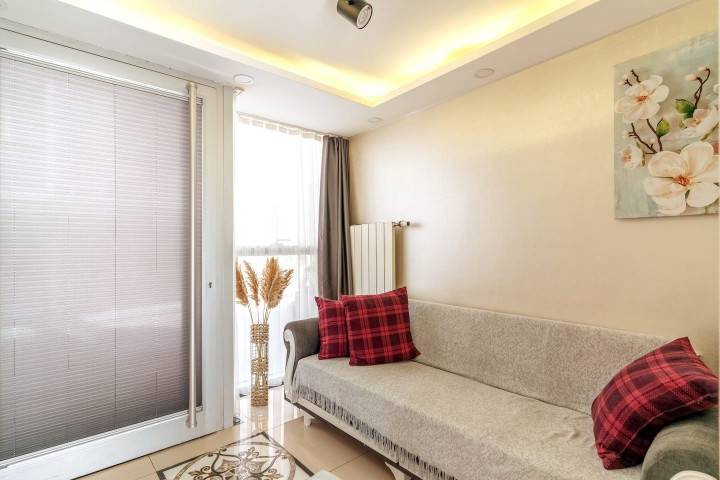 Nato Yakınında ,Merkezi Semtte Yeni Eşyalı Daire - Gaziemir