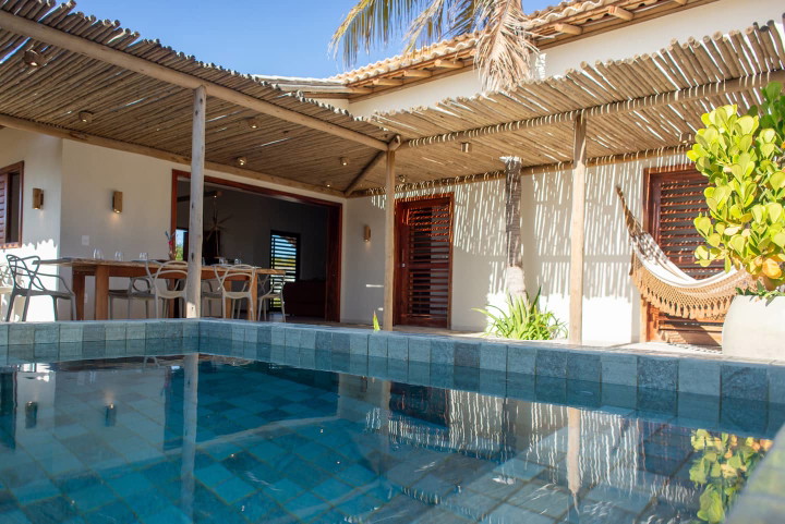 Casa Em Família De 200m², 4 Quartos E Piscina - Brazil