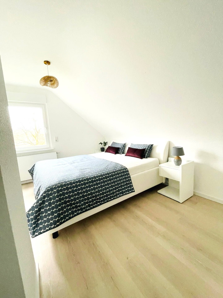 Beautiful Bright, Completely Renovated Top Floor Apartment - Gaggenau