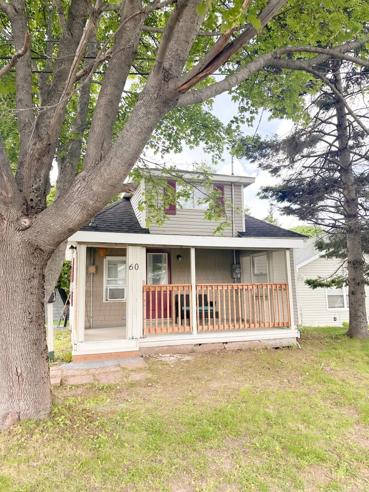 Cute Cozy Getaway - New Glasgow