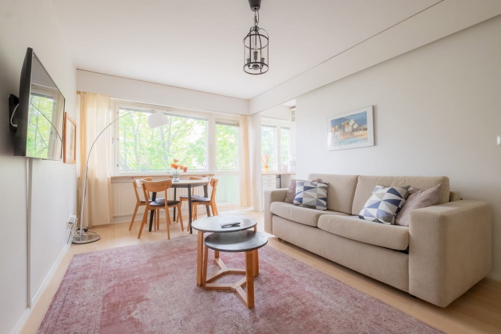 Rest Stylish Home W/ Balcony In Prime Location - Helsinki