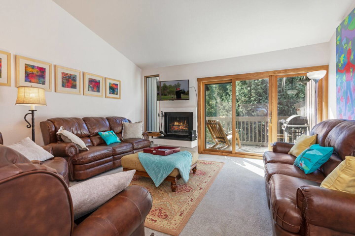 Vail Ski Retreat | Fireplace, Views & Free Shuttle - Vail, CO
