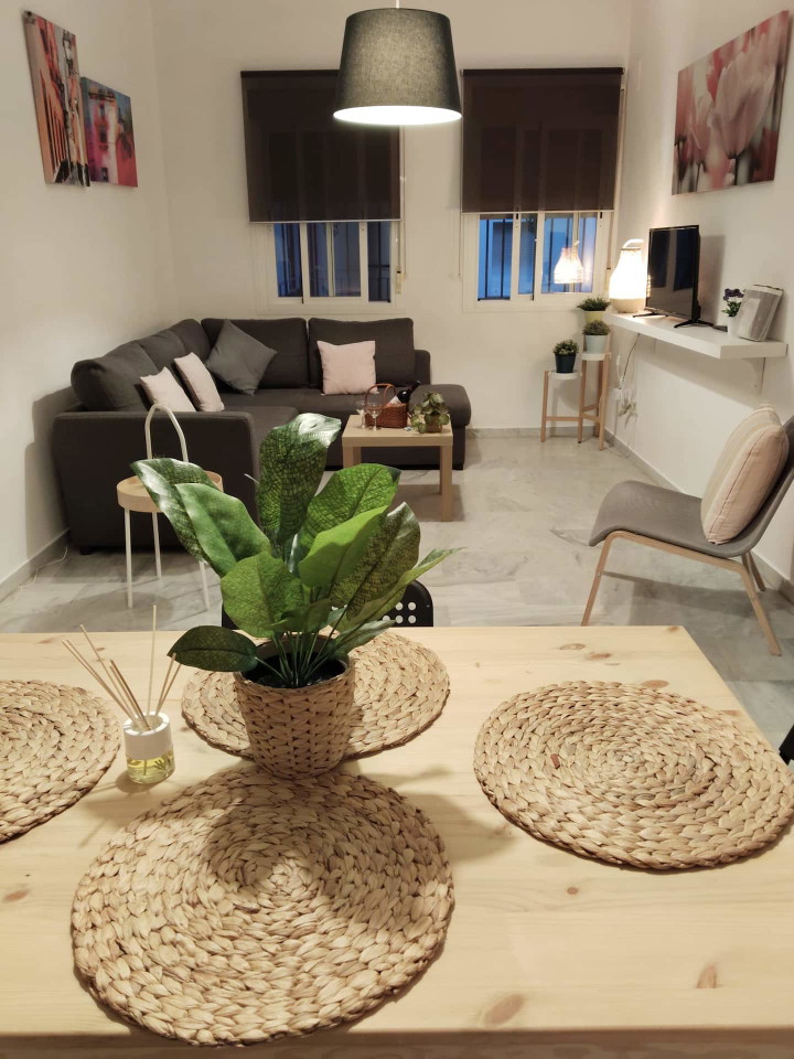 "Patio De Triana" Accommodation - Camas
