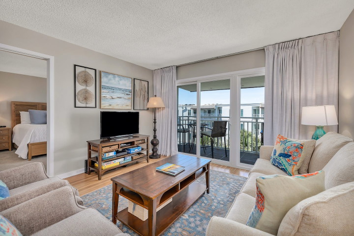 Spacious And Beachfront Condominium - St. Simons Island, GA