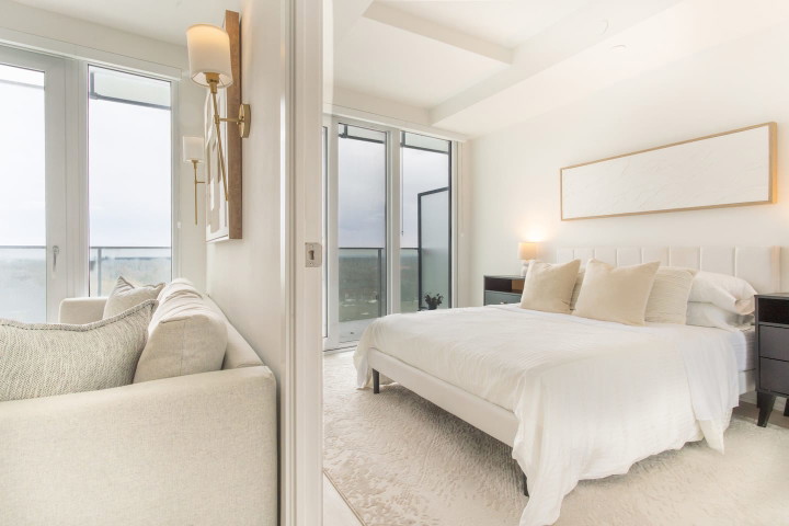 Serene Luxury Retreat | Square One - Mississauga
