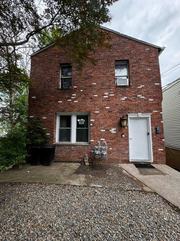 (Apt A) - Next To Hiking Trail - Front Entrance - Dobbs Ferry, NY
