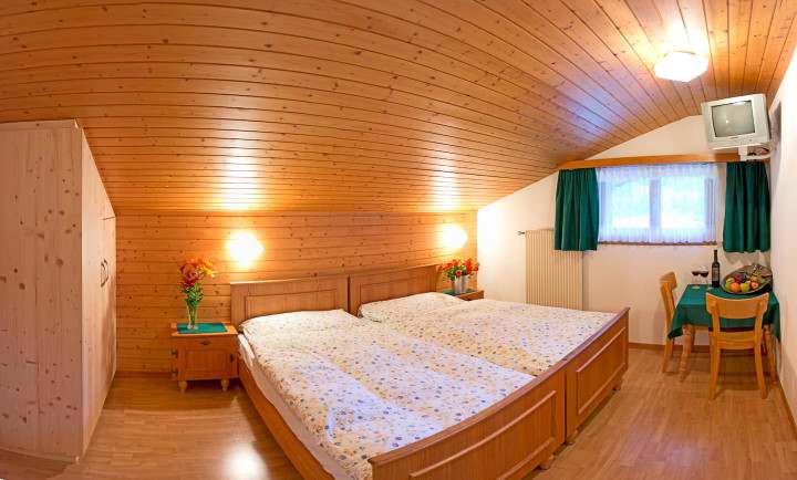 Mansarden Zimmer Im Hotel Adler - Saas-Fee