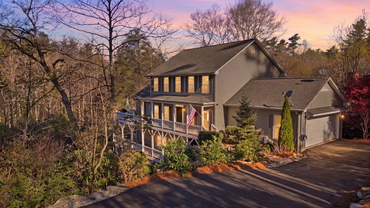 Walk To Town, Sauna, Pool Table, Theatre, Fire Pit - Highlands, NC