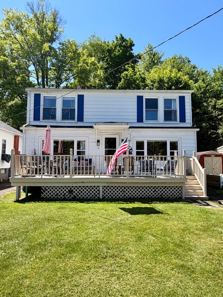 Lakeview Lodge - Midway Beach Cottage | Lake Views - Conneaut Lake, PA