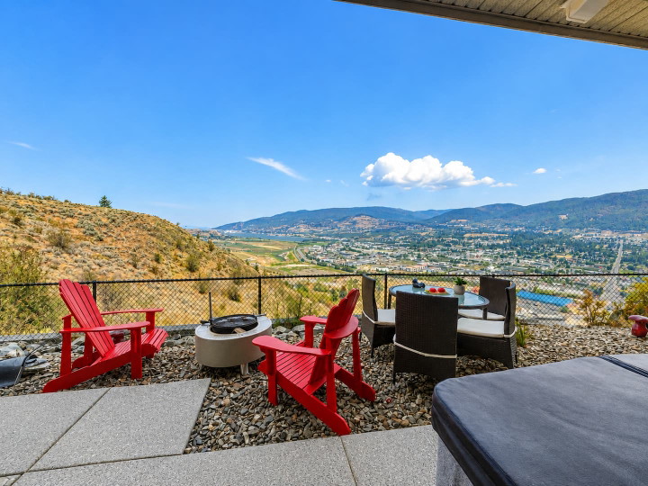 Ask Mountain View Retreat With Hot Tub - Vernon, BC, Canada