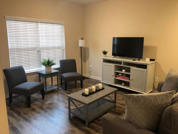 Serene Greensboro Beauty 2bd 2ba - Greensboro, NC