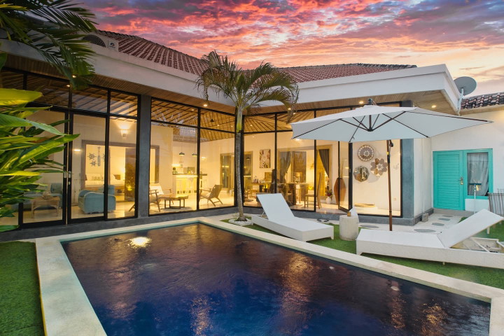 1-level 3br, Enclosed Wide Living Room : Seminyak - Denpasar
