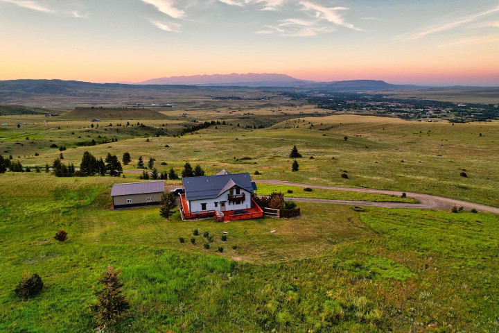 Spacious Lodge Home With Breathtaking Mtn Views - Livingston, MT