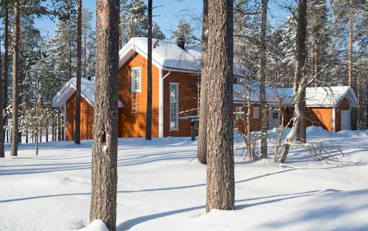 Rauhallinen Huvila Järven Rannalla Puolangalla - Finland