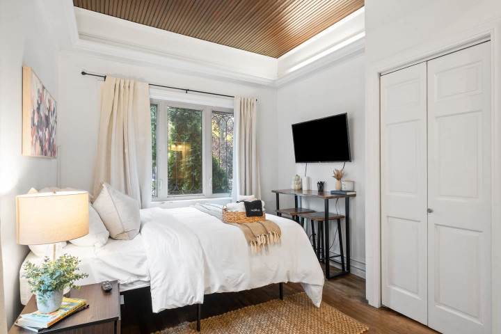 Uptown - Wedge Studio Apartment - Minneapolis