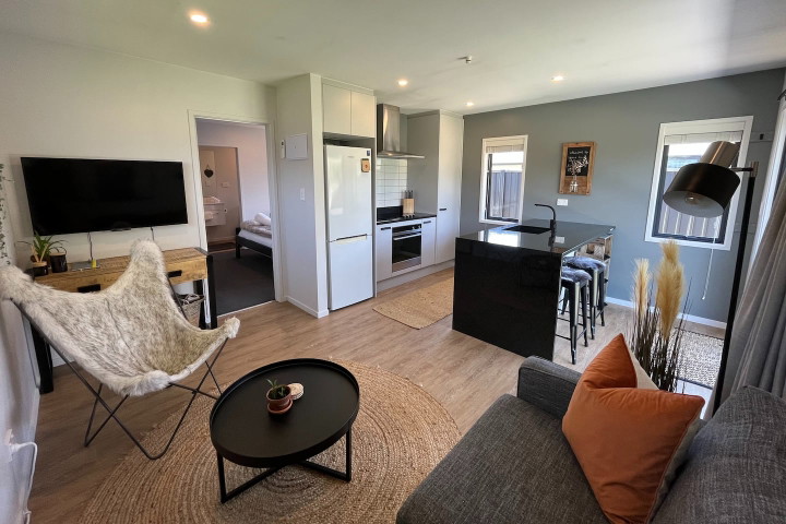 Contemporary 1 Bed Unit A Skip From Nature & River - Queenstown