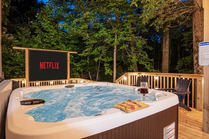Hot Tub, Sauna, Game Rm, Indoor & Outdoor Theatre - Boone, NC