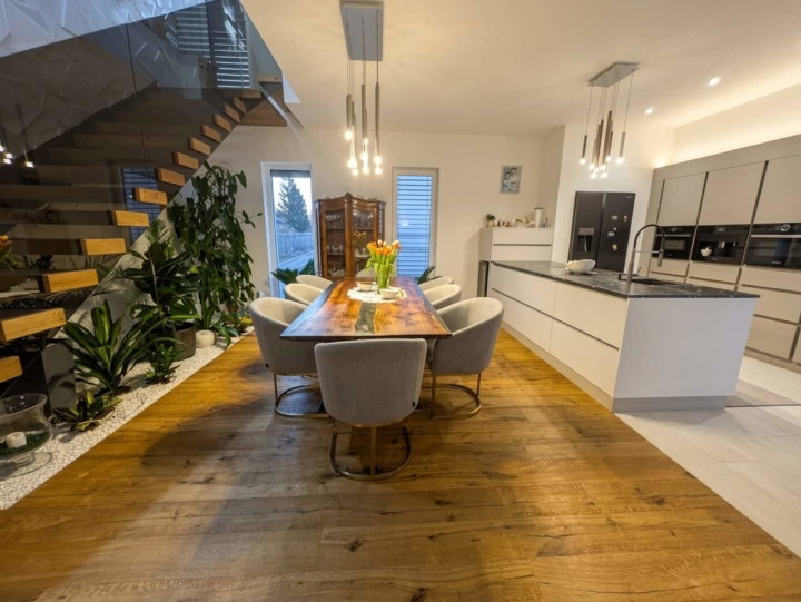 Elegantes Haus Mit Pool In Wels In Ruhelage - Wels
