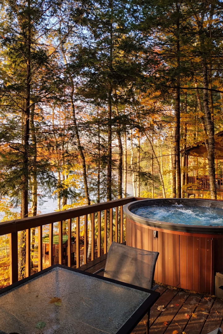 Sunset Beach Chalet | Hot Tubgolftrailsnature - Michigan