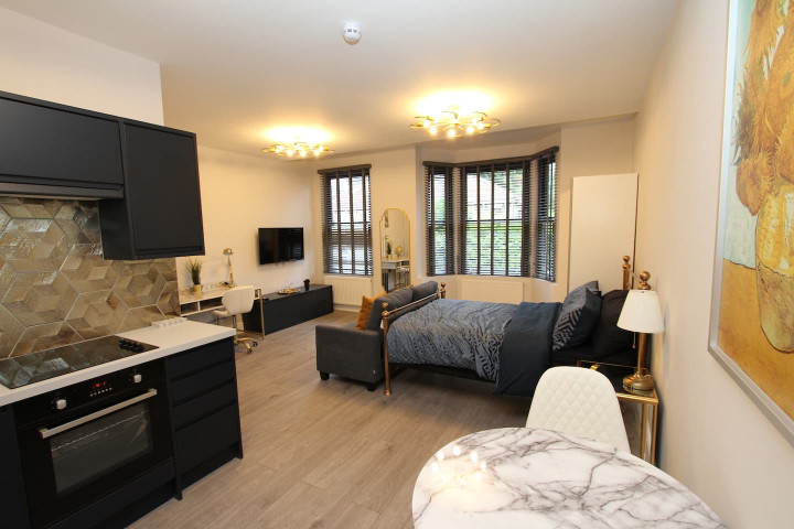 Apartment Studio | 1 Min To Station | Free Parking - Chingford
