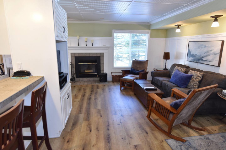 Seasons 4 Condo #135-close To The Shuttle Stops - Mammoth Mountain, CA