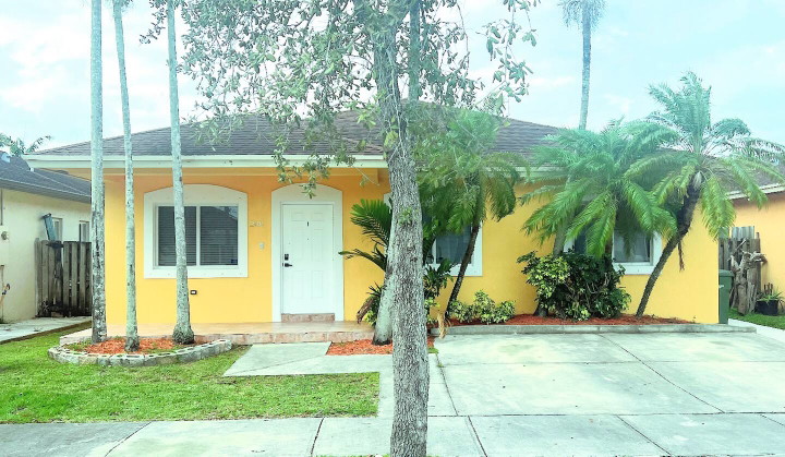Homestead Green Retreat - Florida City, FL