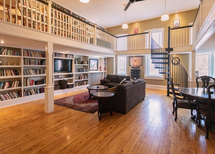 The Etown Firehouse Library Apartment - Pennsylvania