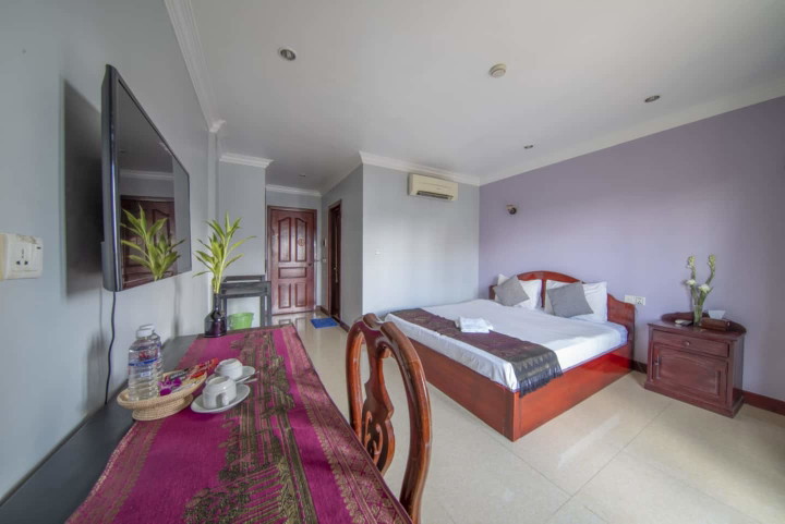 Ground Floor Large Room Close To Everything - Cambodia