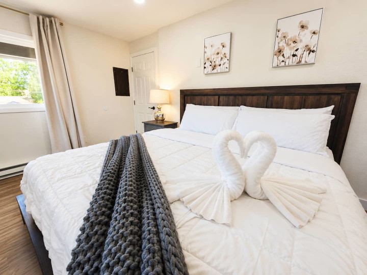 Cozy Luxe Getaway Near Downtown - Anchorage, AK