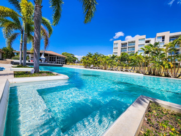 B11-tropical Beach Paradise, 2r/2b Condo, W/pool - Panama