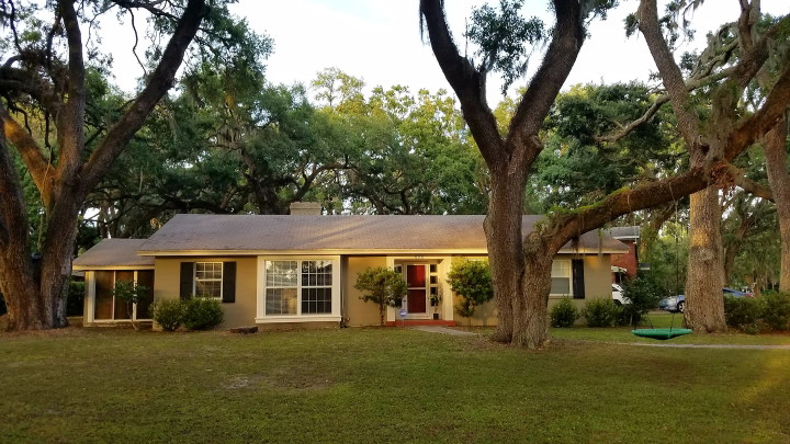Home Under The Oaks. Central Location, Large Patio - Plant City, FL