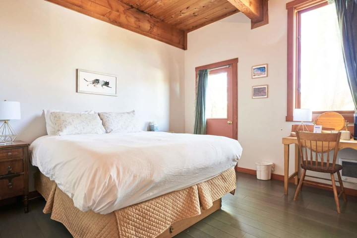 Room 4 At The Observatory Inn In Winthrop - Winthrop, WA
