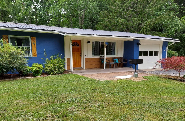 Pisgah Shadows Cottage - Hot Tub-fireplace-pets Ok - North Carolina