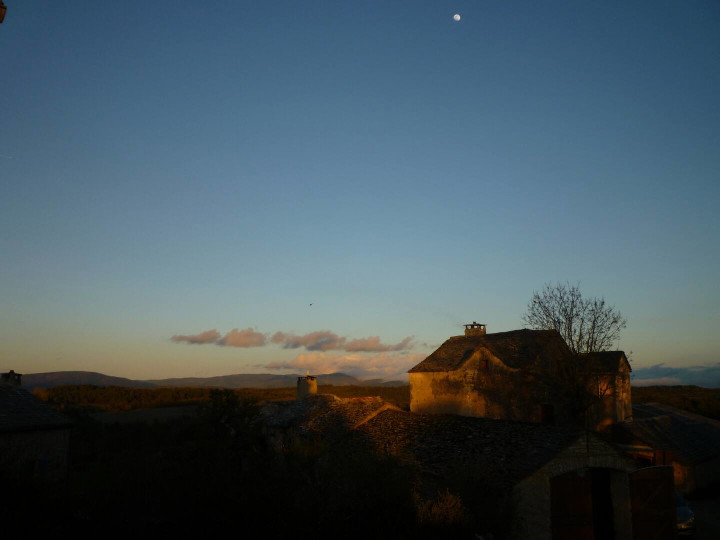 Gîte De Montredon Du Larzac Aveyron 15 Places - La Cavalerie