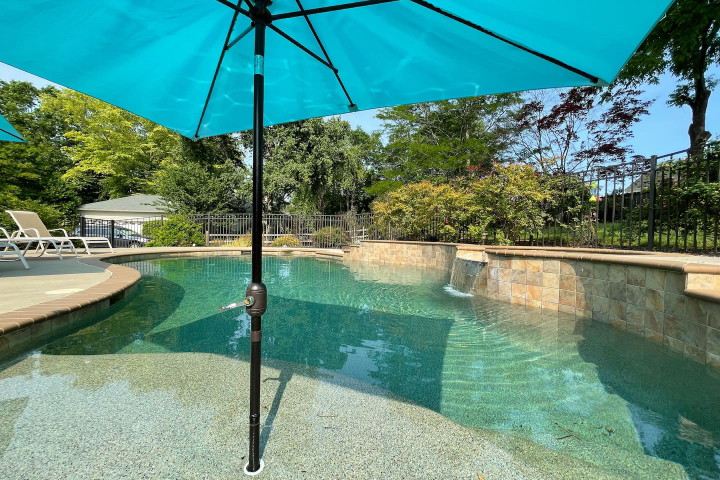 Lake Norman Oasis W/ Heated Pool, Near Charlotte - Mooresville, NC