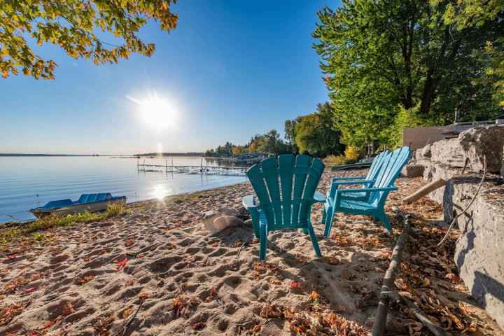 Waterfront Cozy Cottage, Hot Tub And Amazing Views - Renfrew
