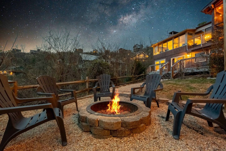 Chalet W/ Fire Pit · Hot Tub · Mtn Leconte View - Gatlinburg, TN
